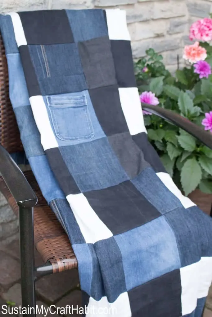 Don’t Toss Out Your Old Jeans: Make These 20 Denim Crafts Instead